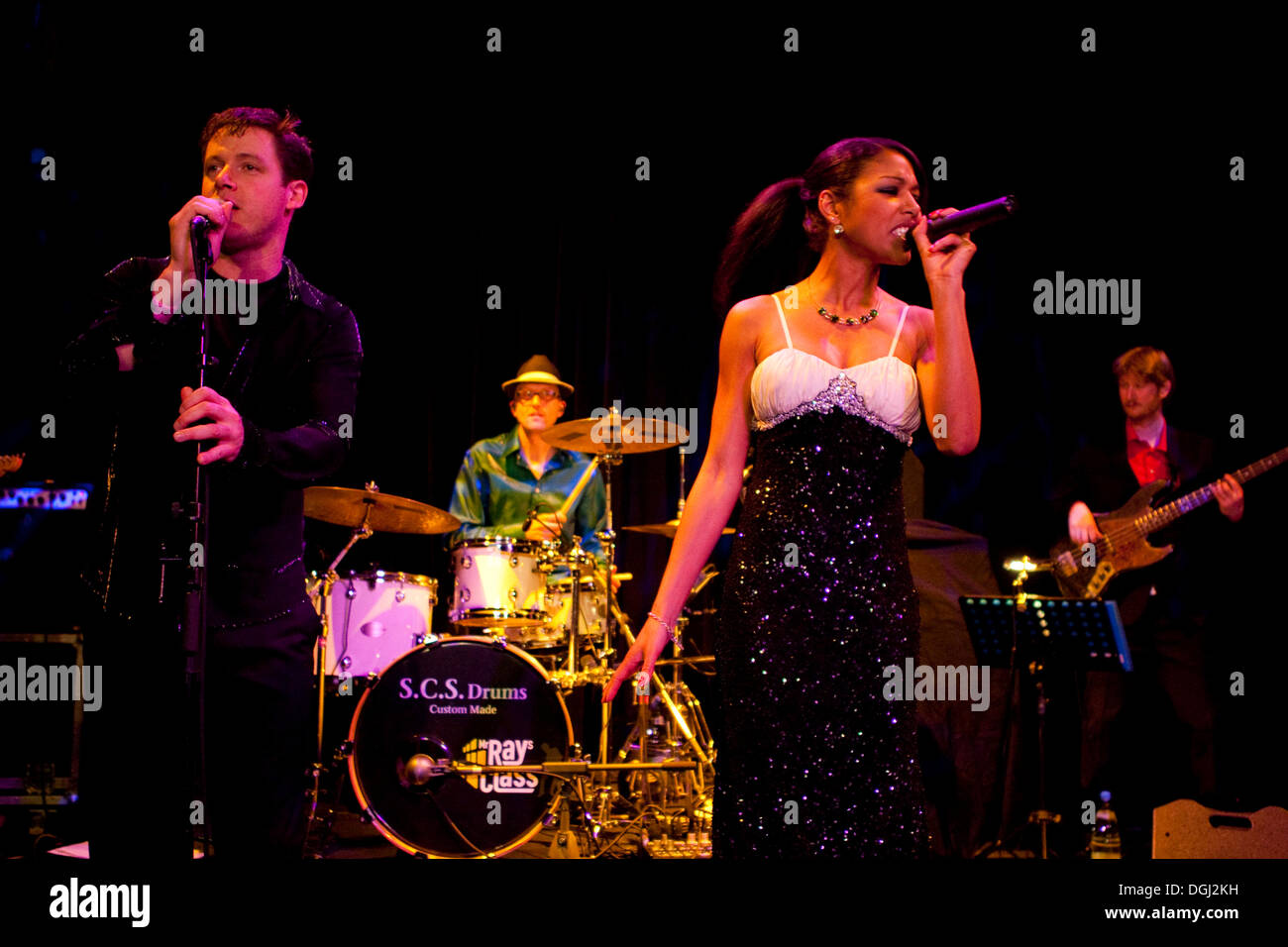 Singers Kent Stetler and Jizelle, Swiss band Mr Ray's Class, live at ...