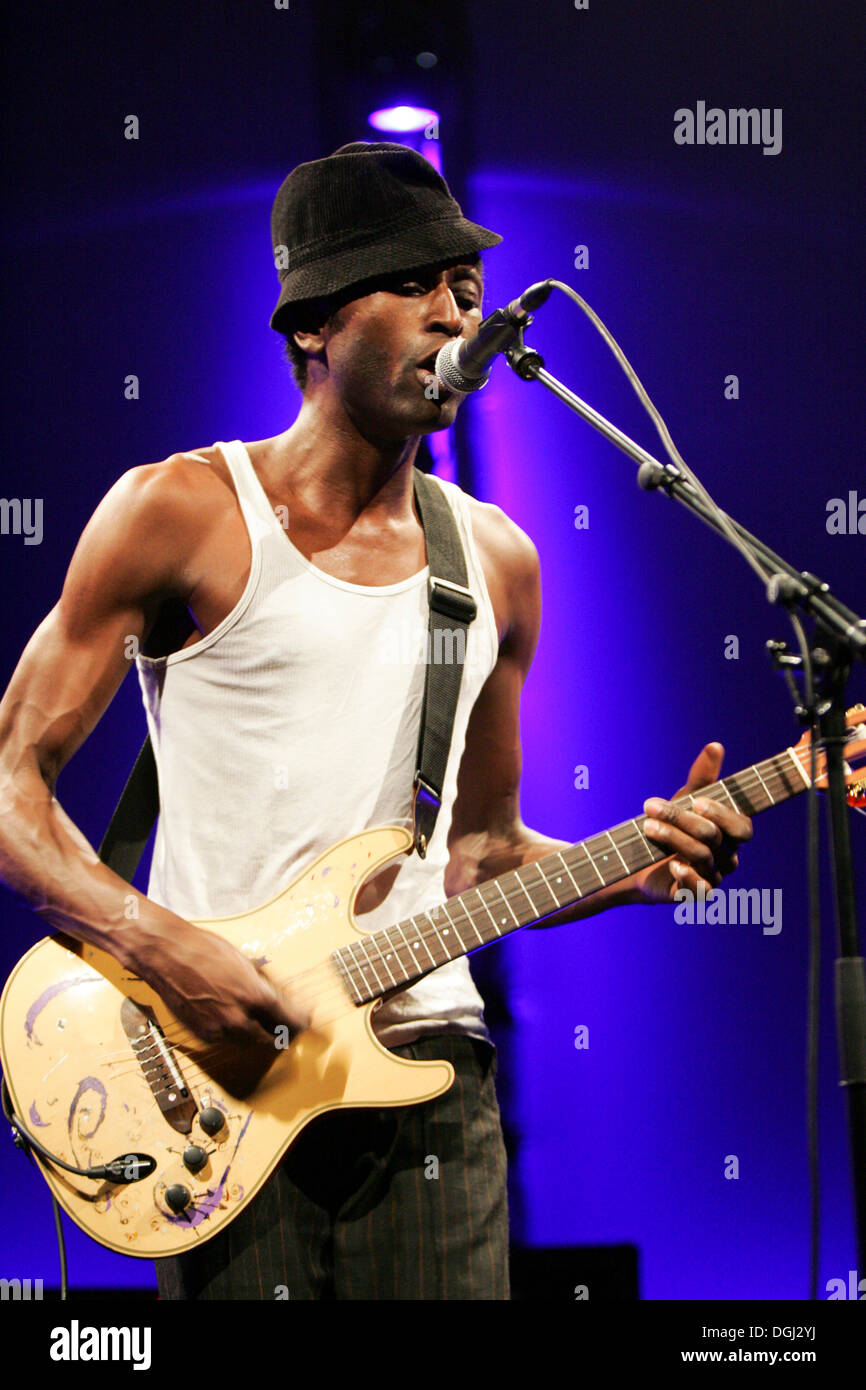 The Nigerian singer and guitarist Keziah Jones live at the Blue Balls ...