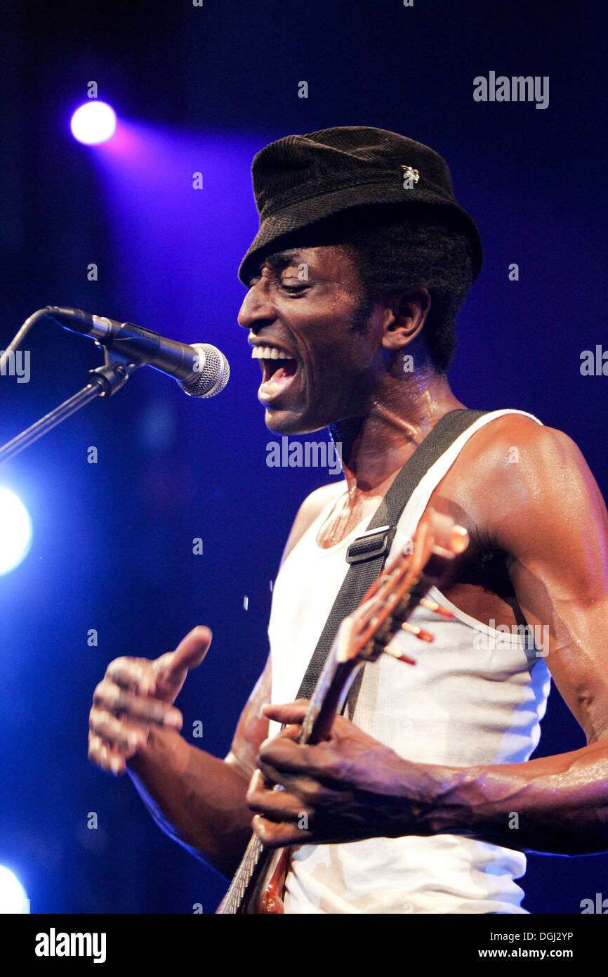 The Nigerian singer and guitarist Keziah Jones live at the Blue Balls ...
