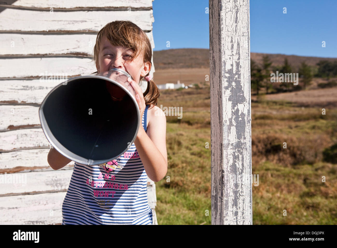Person using megaphone hi-res stock photography and images - Alamy