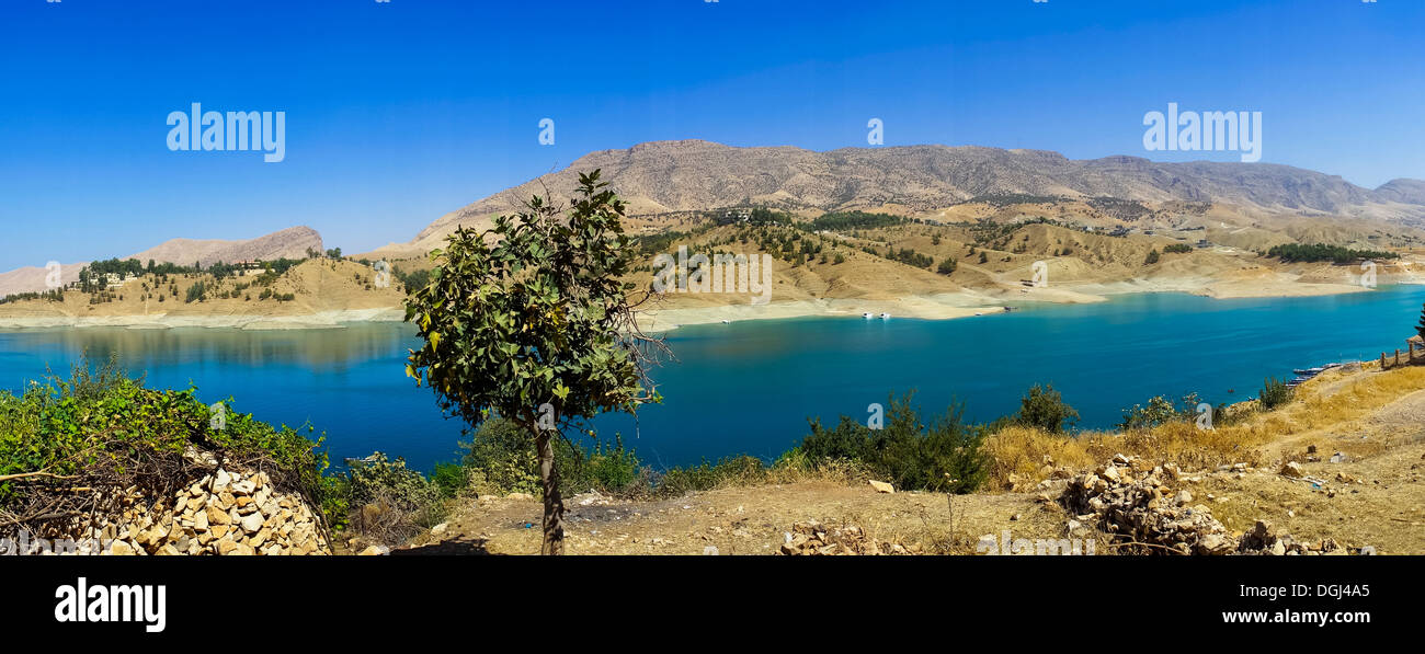 Lake Dukan, Kurdistan Iraq Stock Photo - Alamy