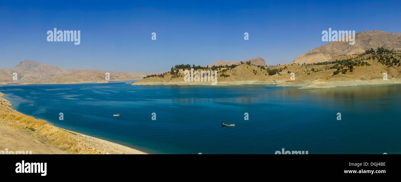Dukan lake hi-res stock photography and images - Alamy