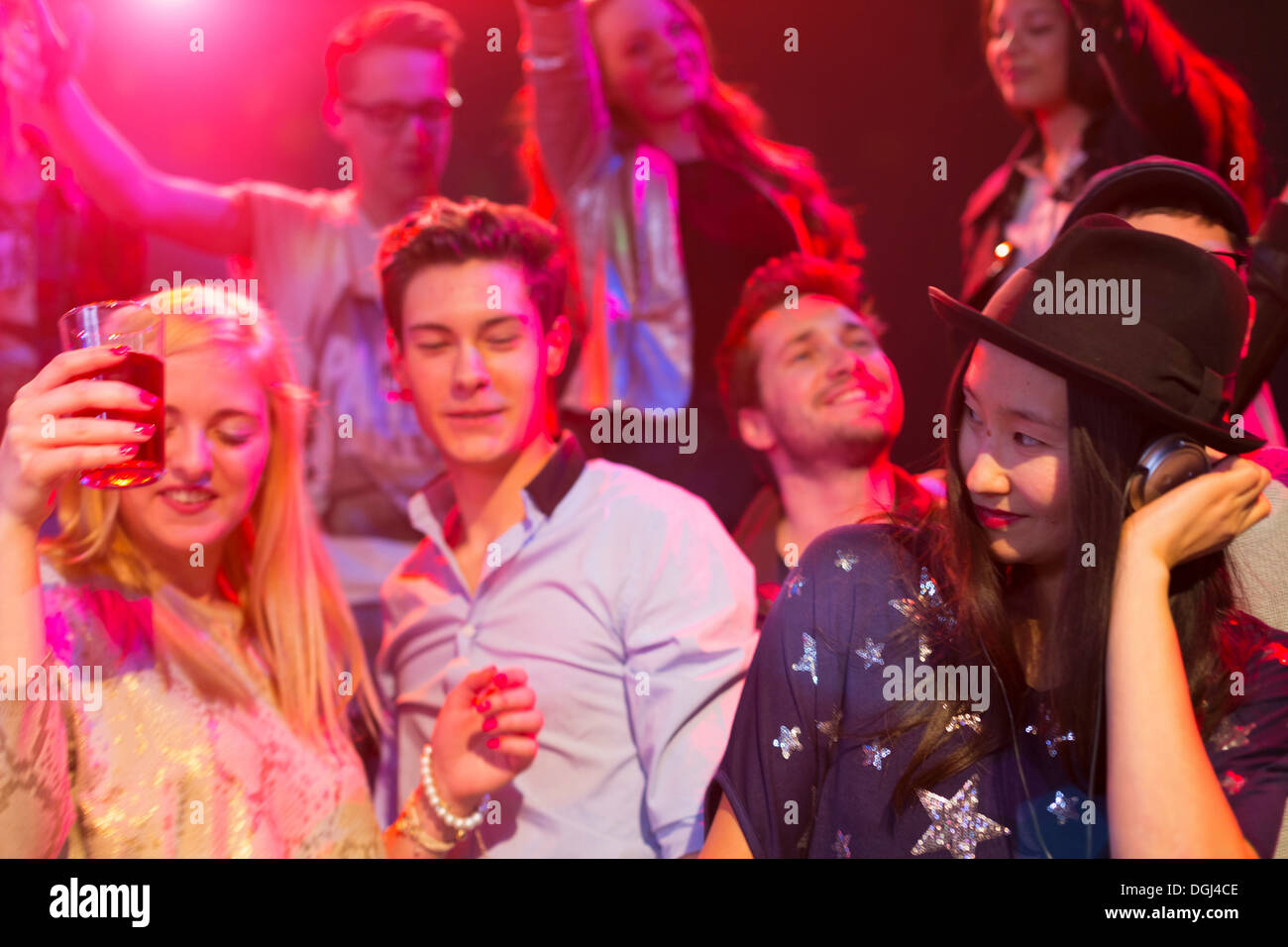 Underage drinking party hi-res stock photography and images - Alamy