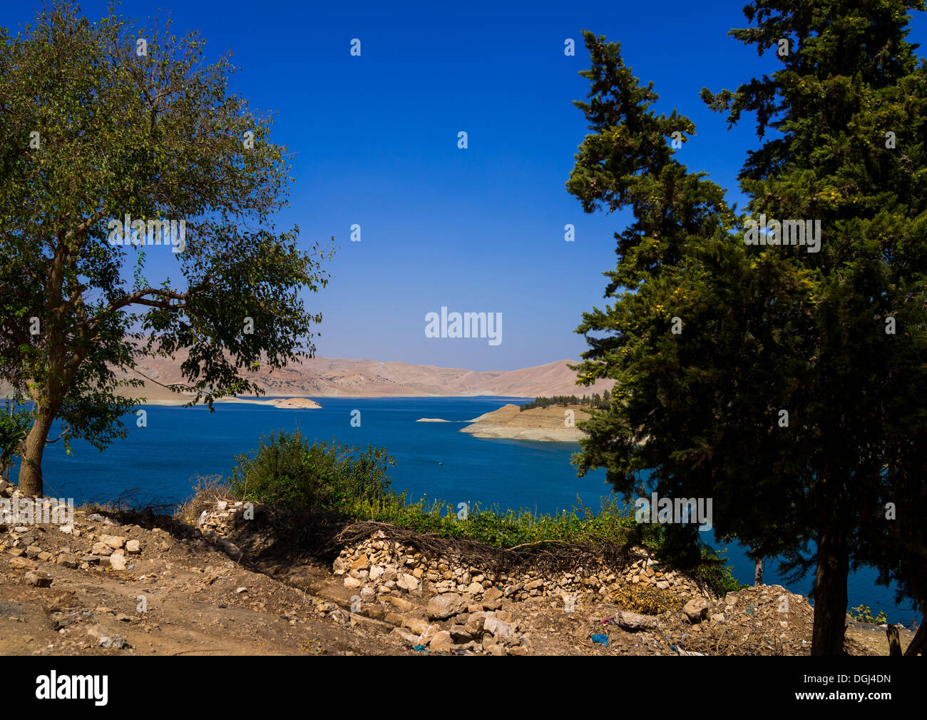 Lake Dukan, Kurdistan Iraq Stock Photo - Alamy
