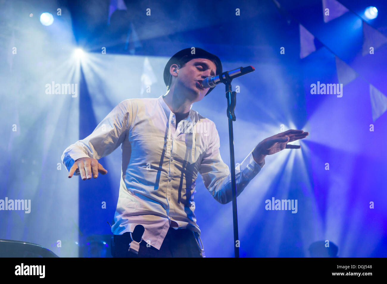 Lebanese singer hi-res stock photography and images - Alamy