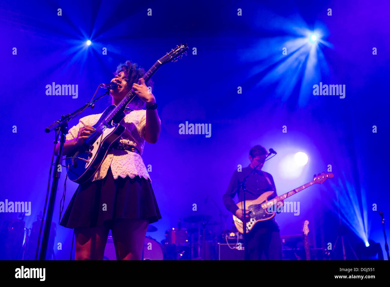 British singer songwriter pianist hi-res stock photography and images ...