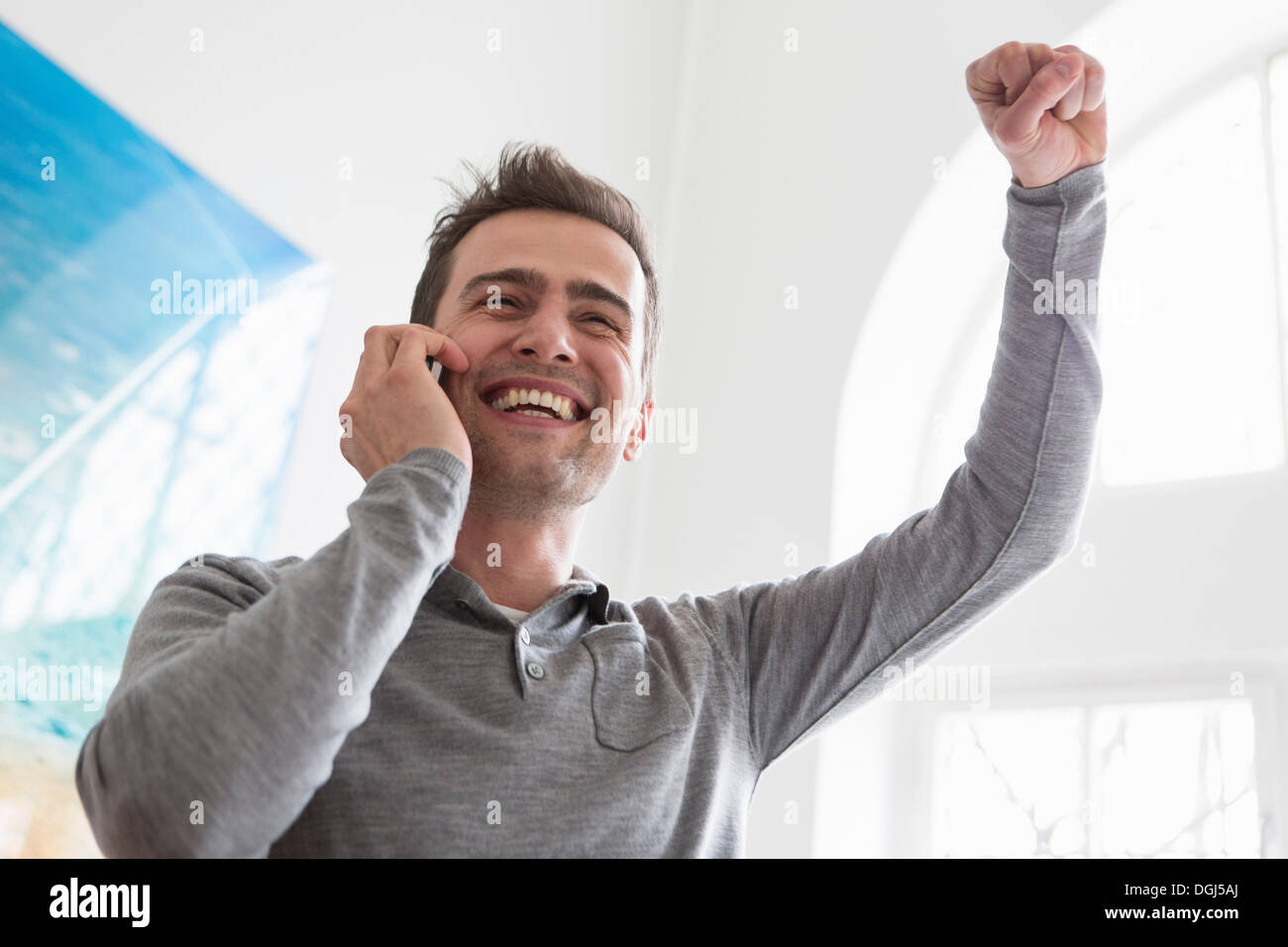 Man with telephone hi-res stock photography and images - Alamy