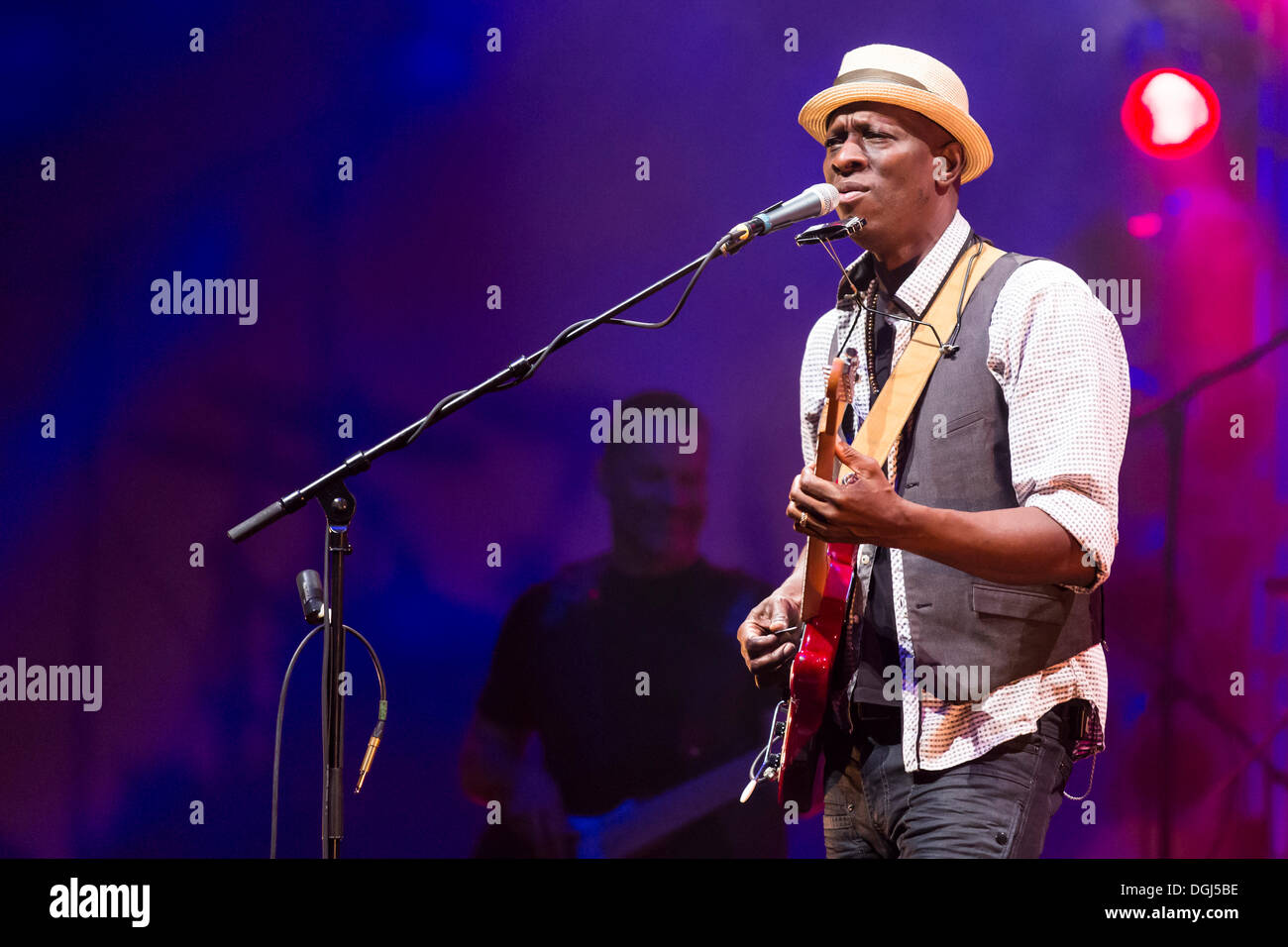 Keb' Mo', US-American blues singer, guitarist and songwriter performing ...