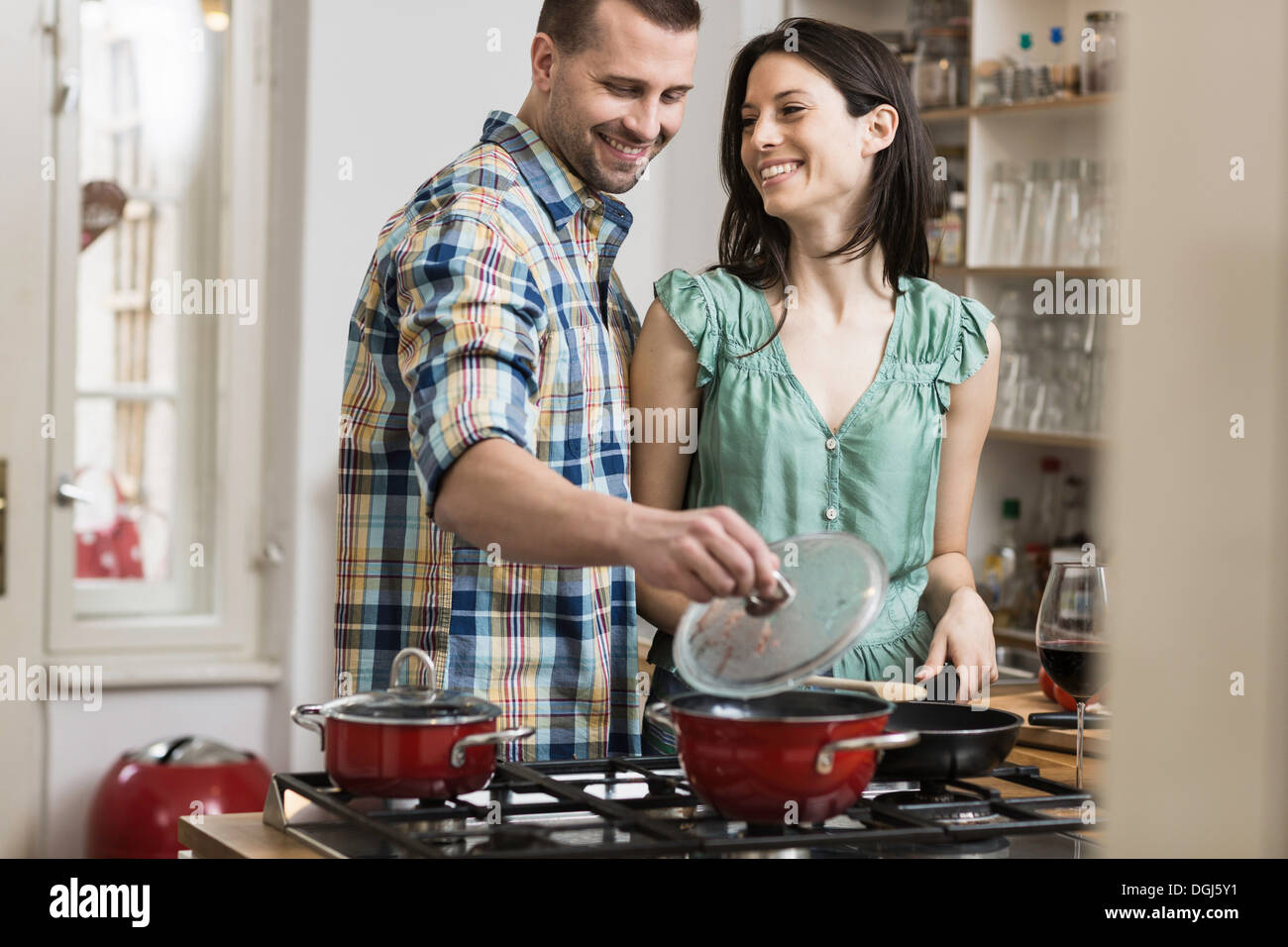 Couple Cooking Stock Photos & Couple Cooking Stock Images - Alamy