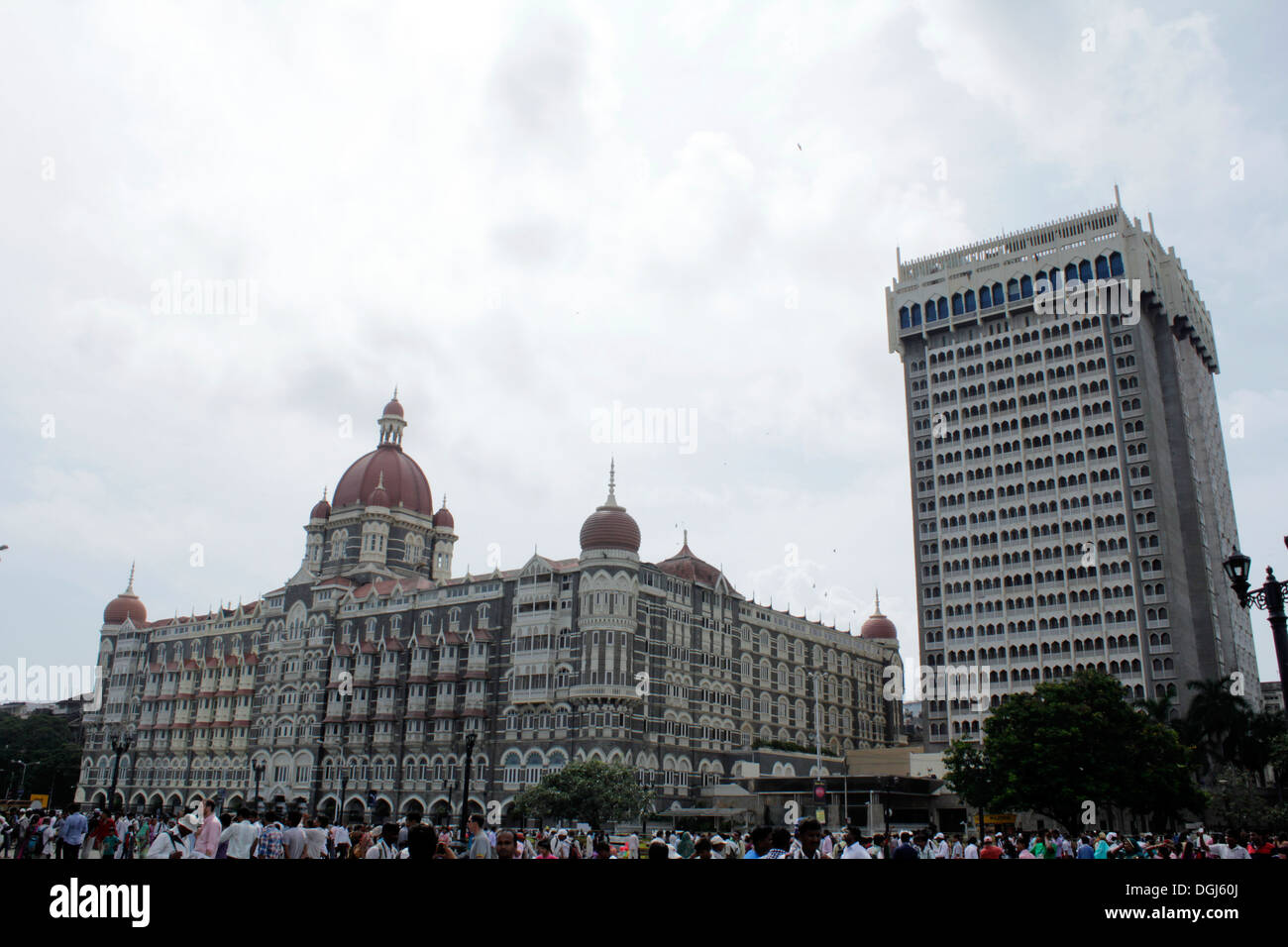 Taj palace hotel in mumbai hi-res stock photography and images - Alamy
