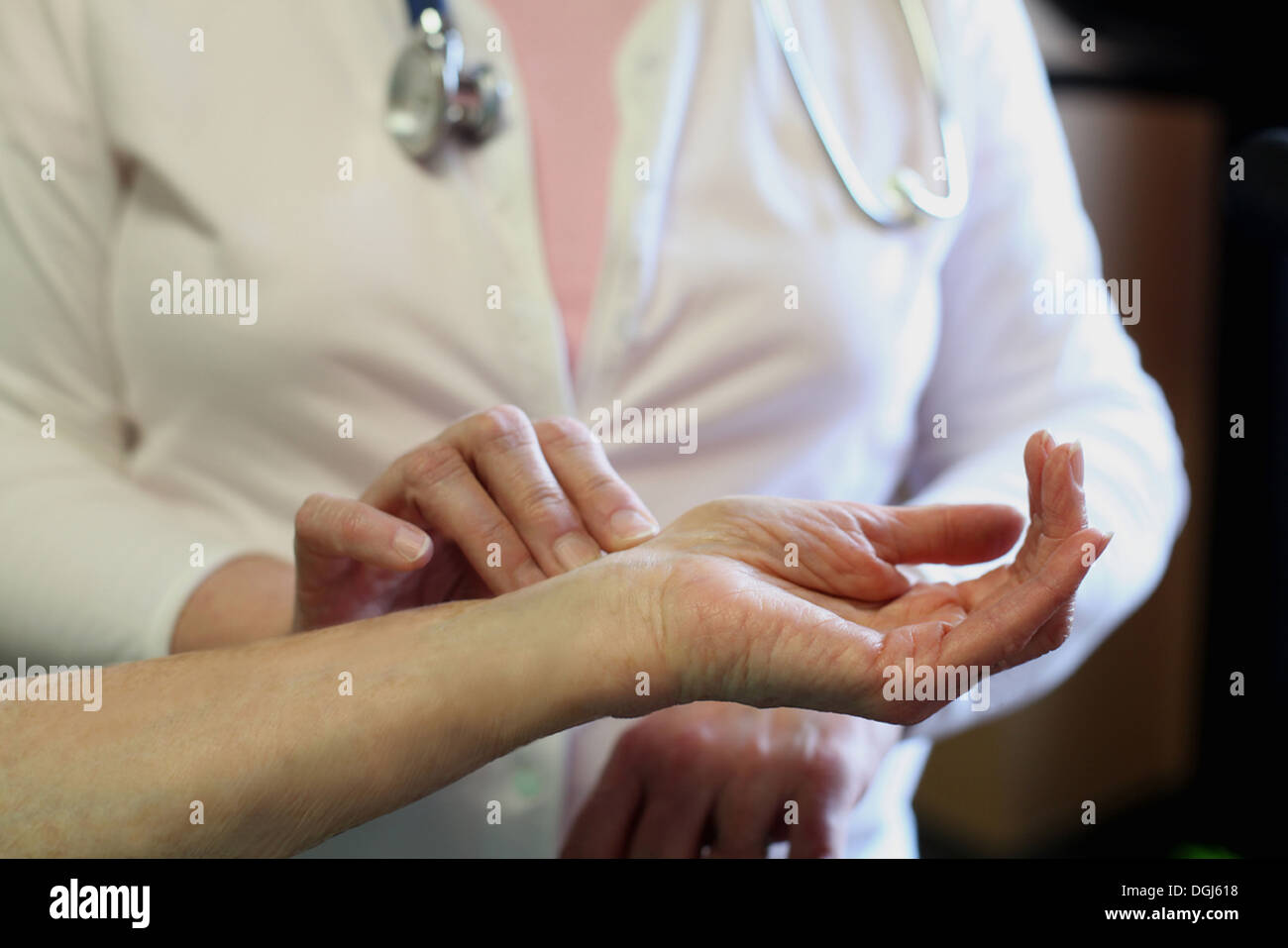 Checking Pulse Neck High Resolution Stock Photography and Images - Alamy