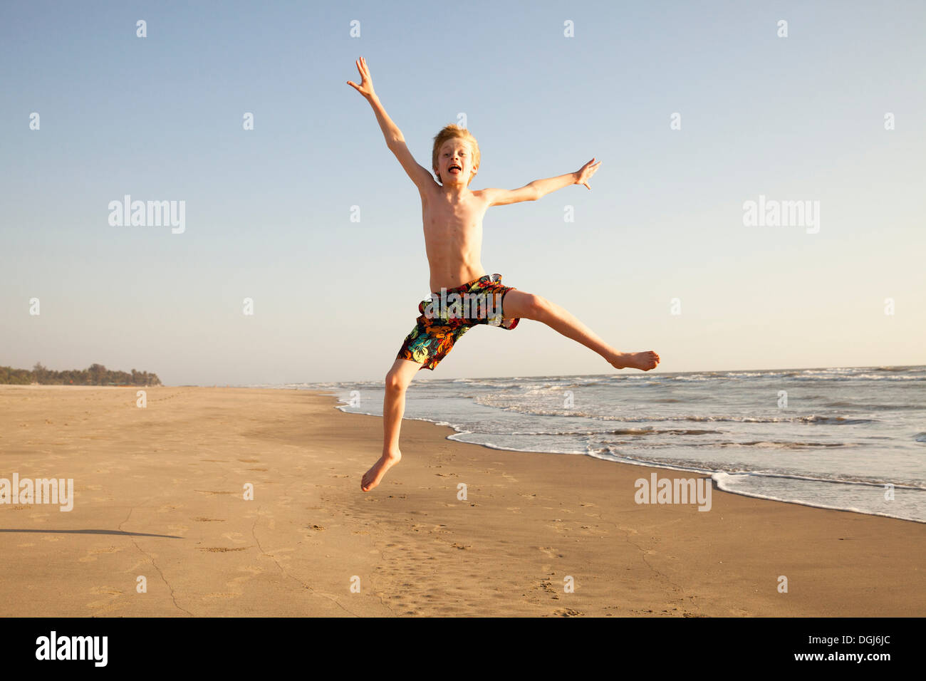10 11 on beach hi-res stock photography and images - Alamy