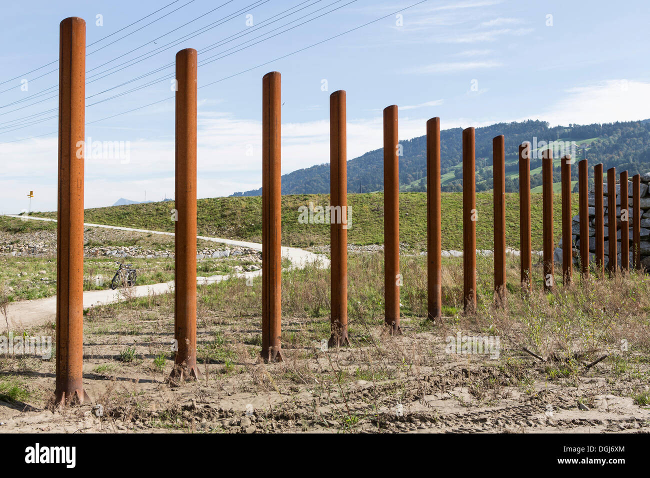 Steel piling hi-res stock photography and images - Alamy