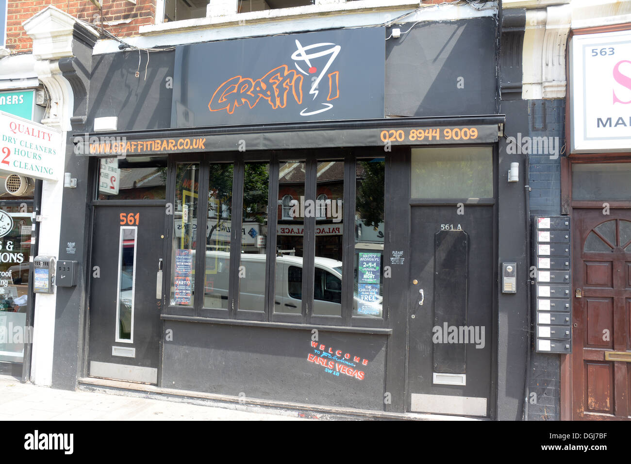 Graffiti Bar and restaurant on Garratt Lane in affluent and gentrified ...