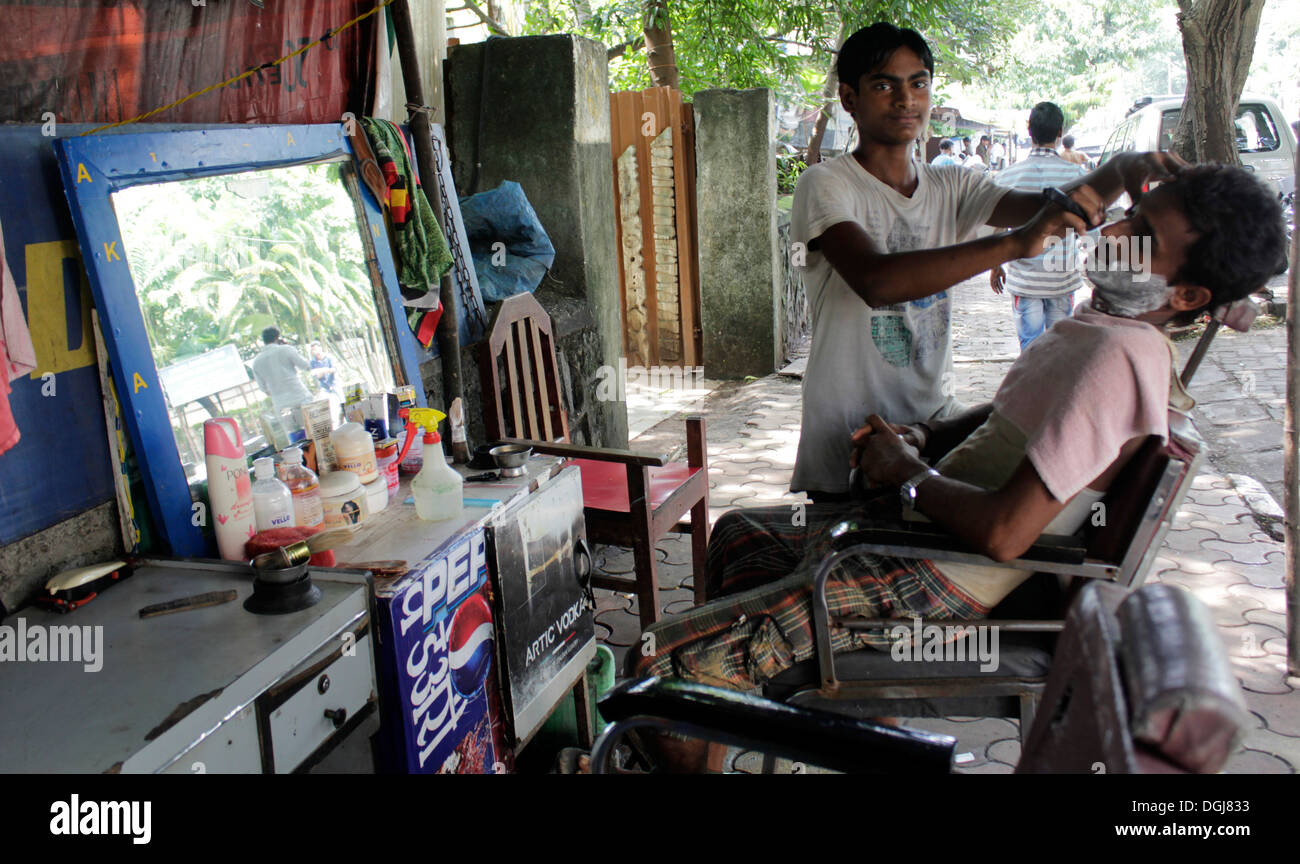 Indian barbar hi-res stock photography and images - Alamy