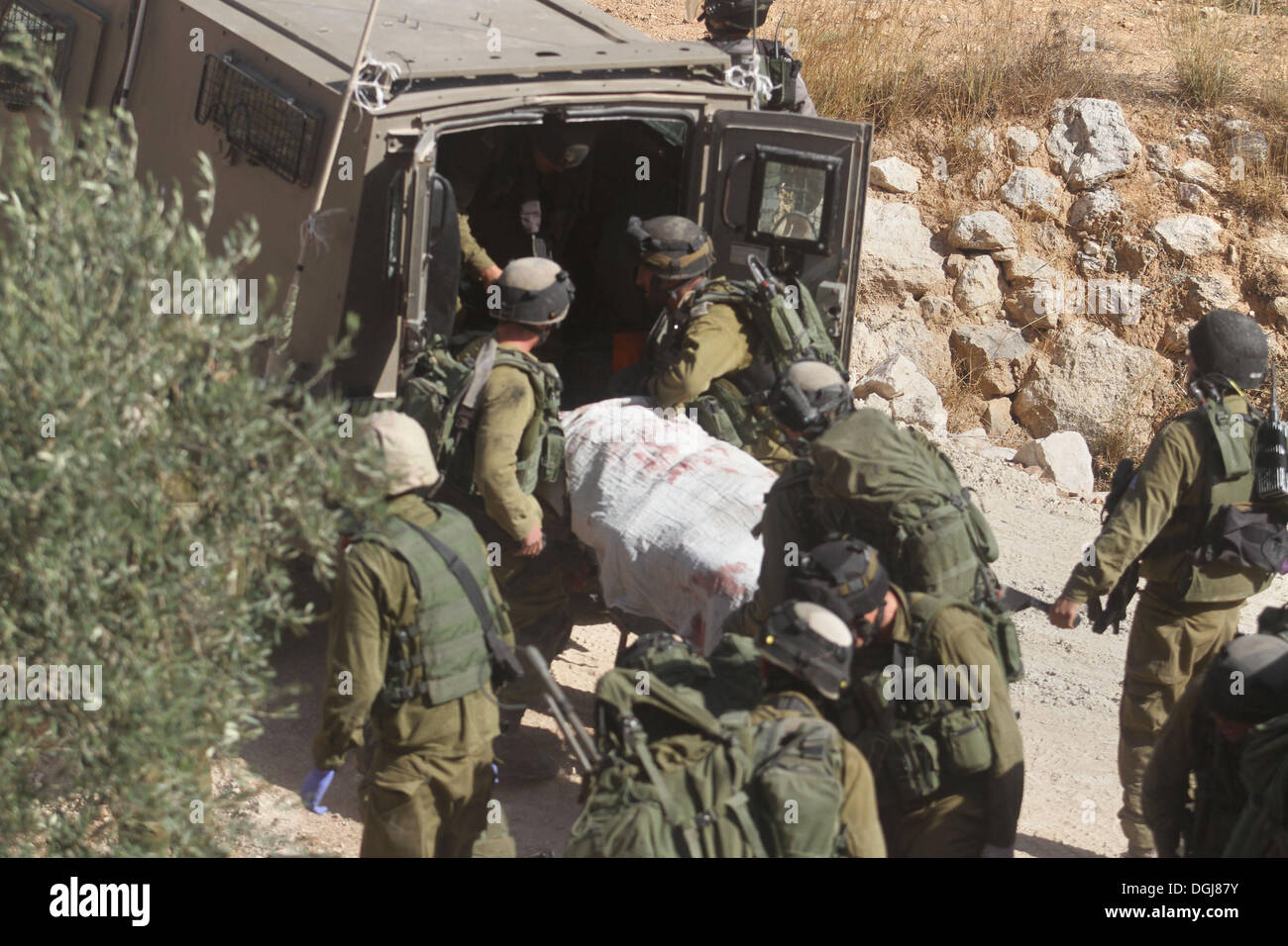 Ramallah, West Bank, Palestinian Territory, . 22nd Oct, 2013. Israeli ...