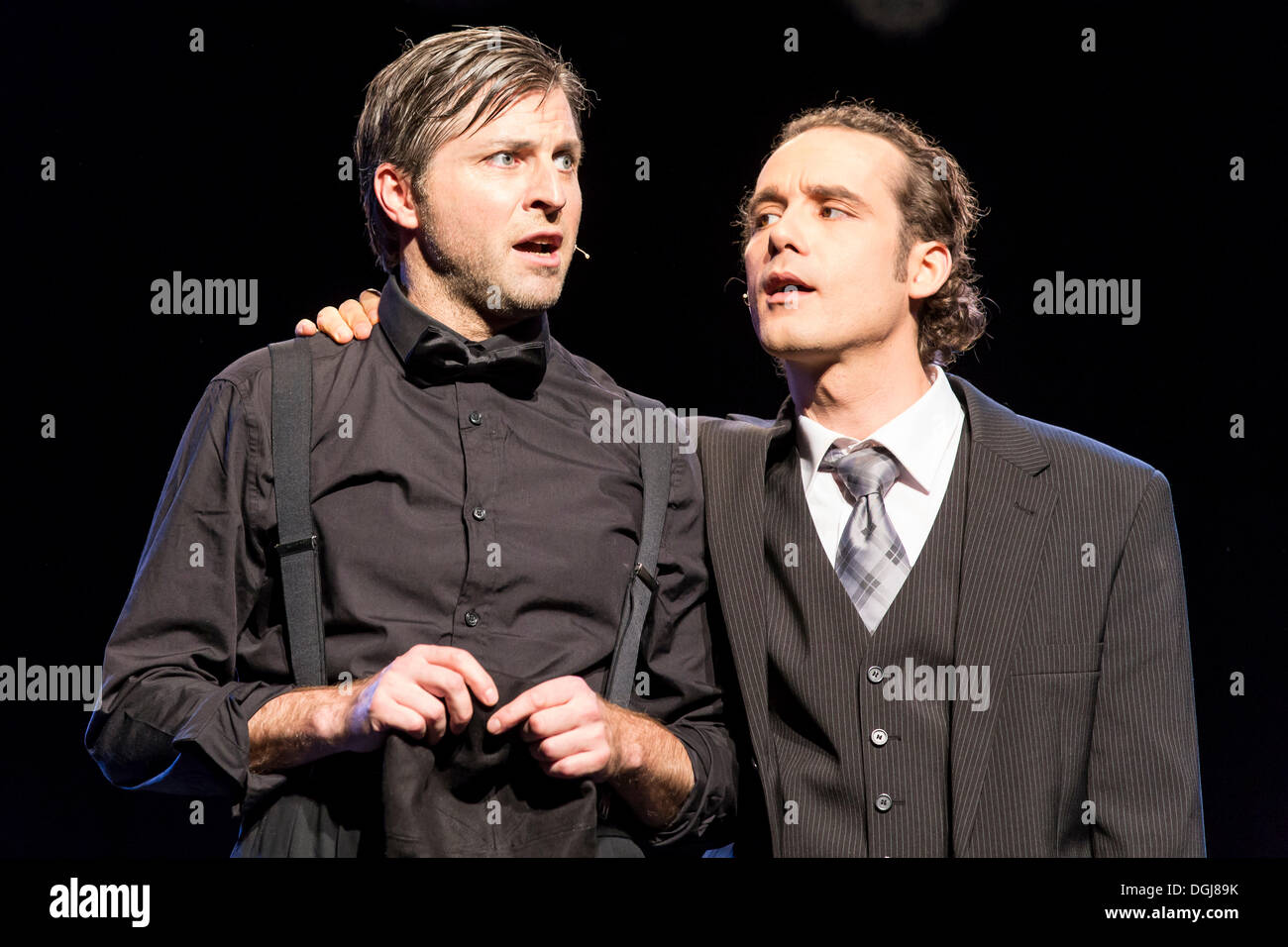 Musical "Chicago" with Oliver Koch as Amos Hart and Aris Sas as Billy ...