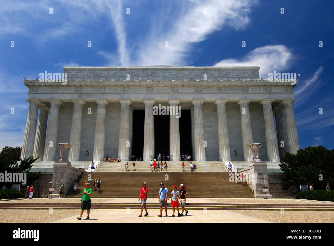 Doric style temple hi-res stock photography and images - Alamy