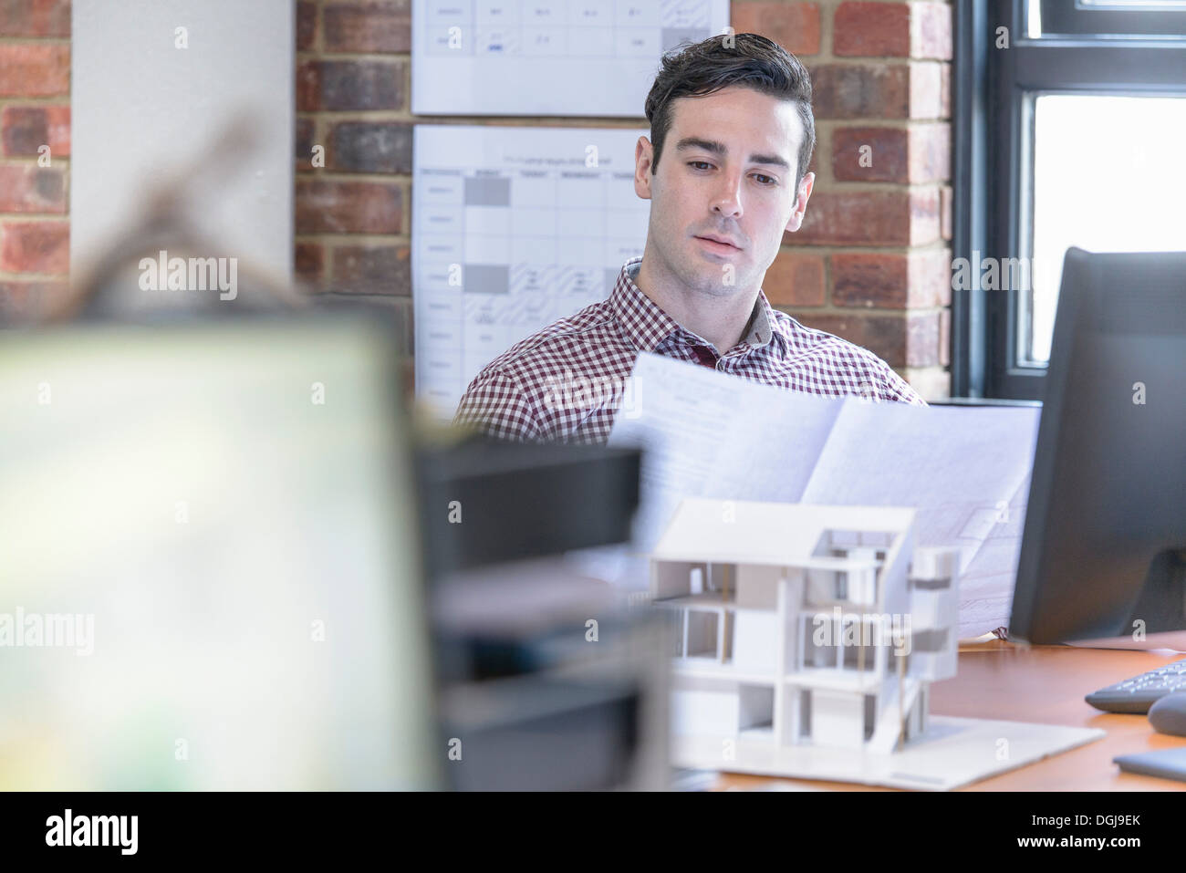 Office building architect hi-res stock photography and images - Alamy