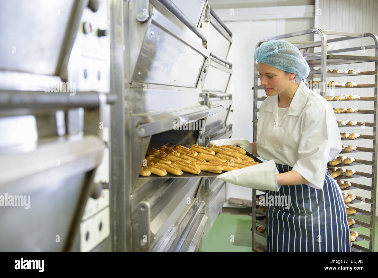 Woman Bakery Large High Resolution Stock Photography and Images - Alamy