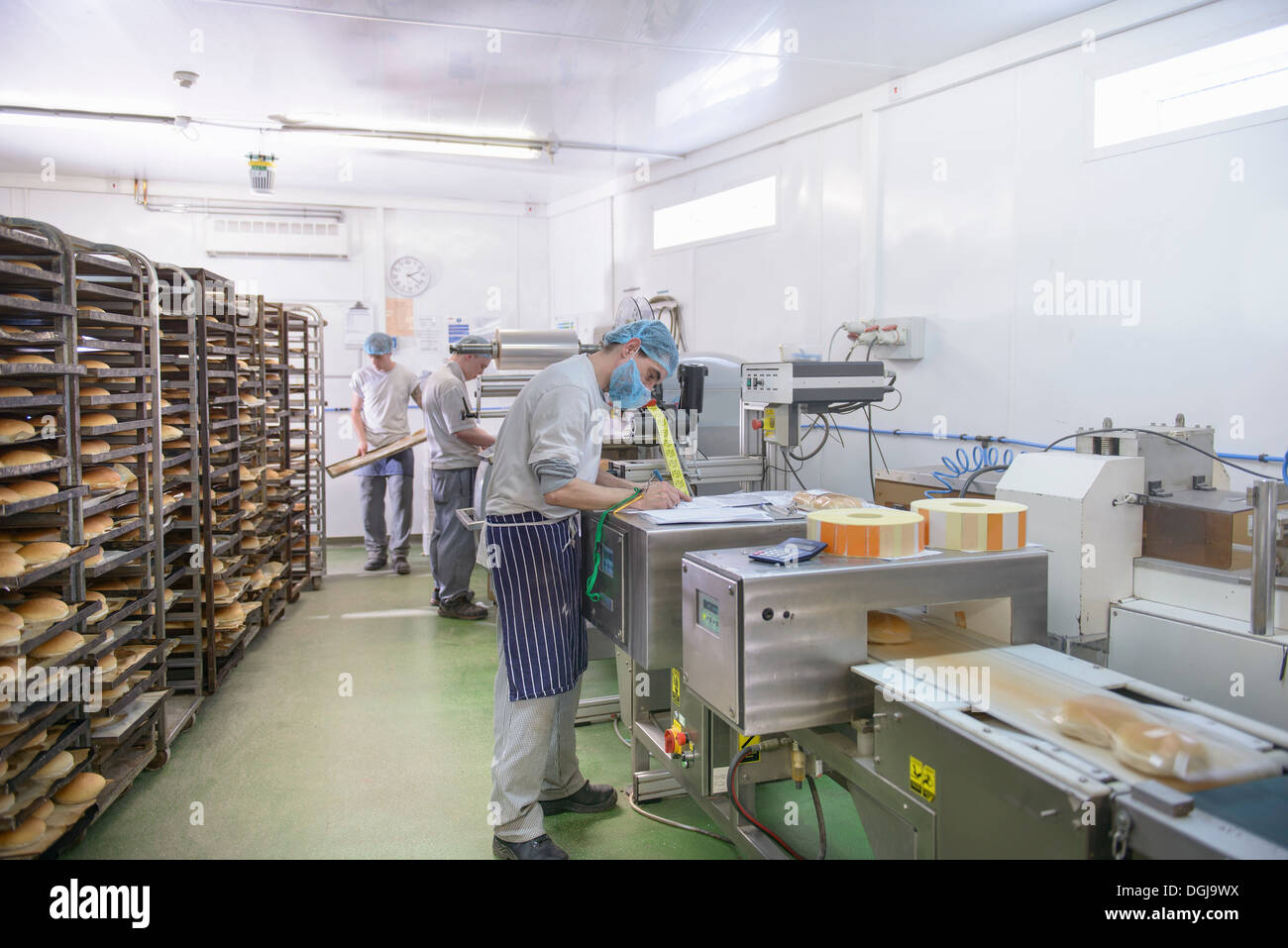Bread production hi-res stock photography and images - Alamy