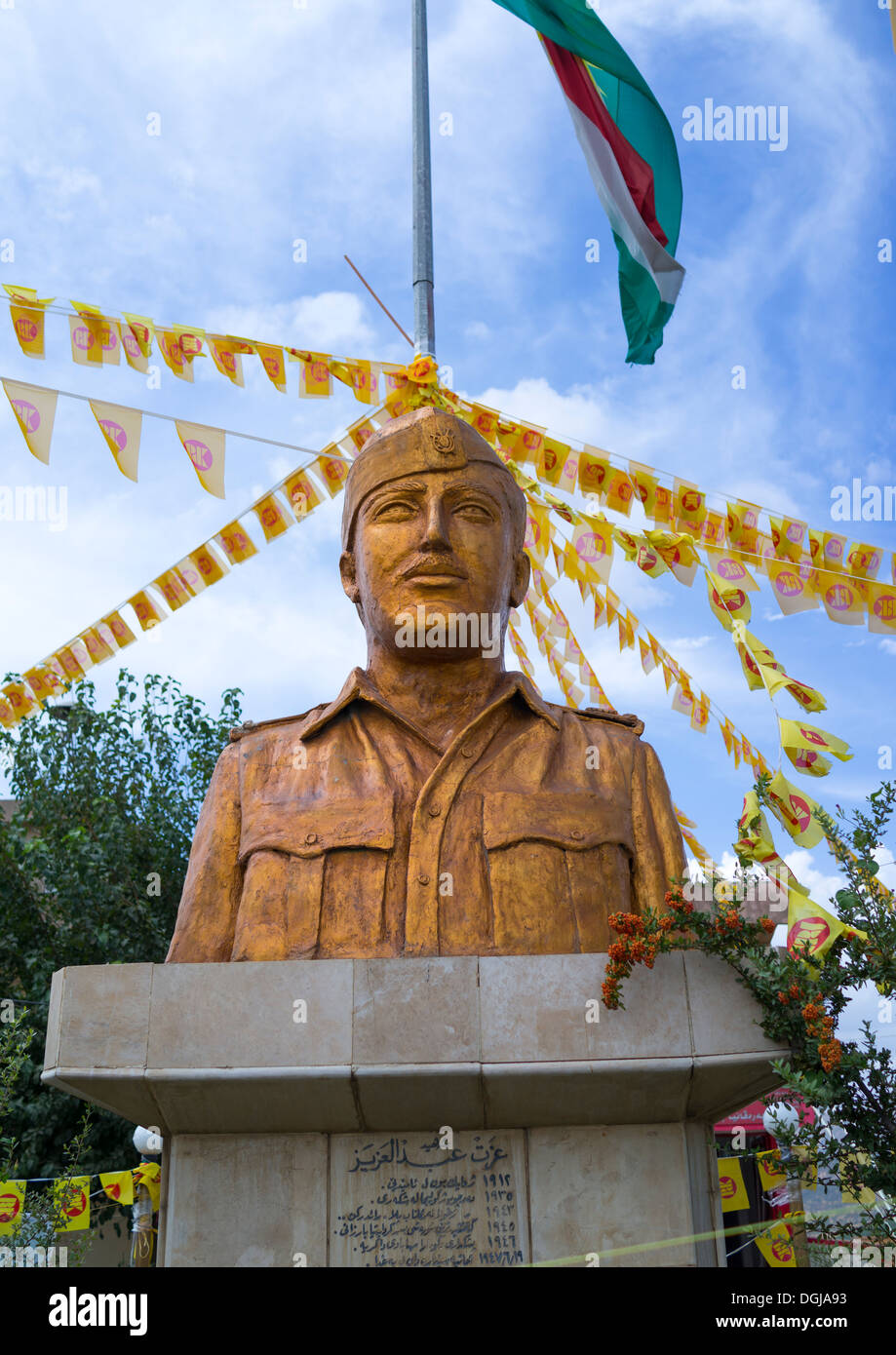 Kurdish Hero Statue, Amedi, Kurdistan Iraq Stock Photo - Alamy