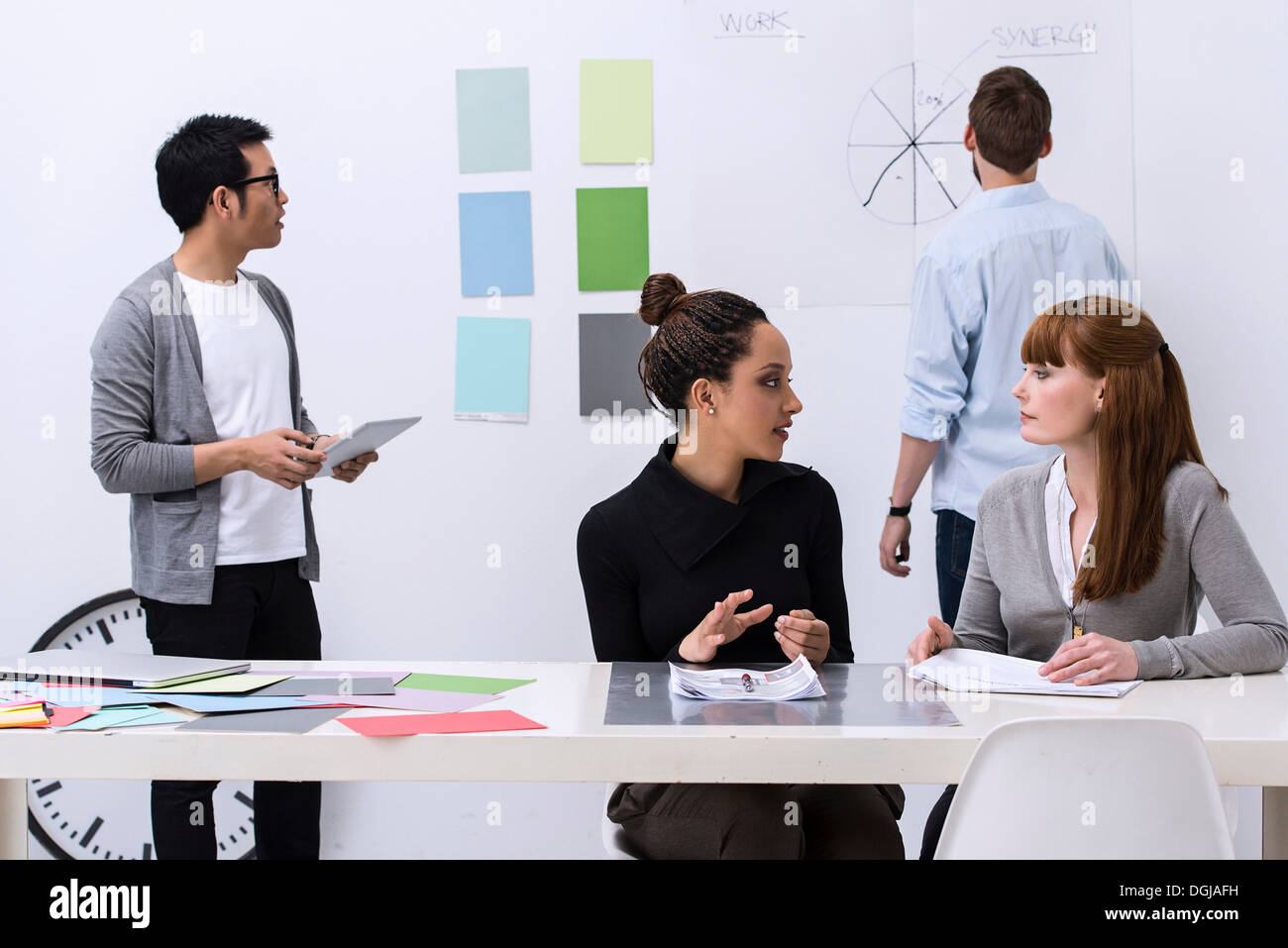 Design studio hi-res stock photography and images - Alamy