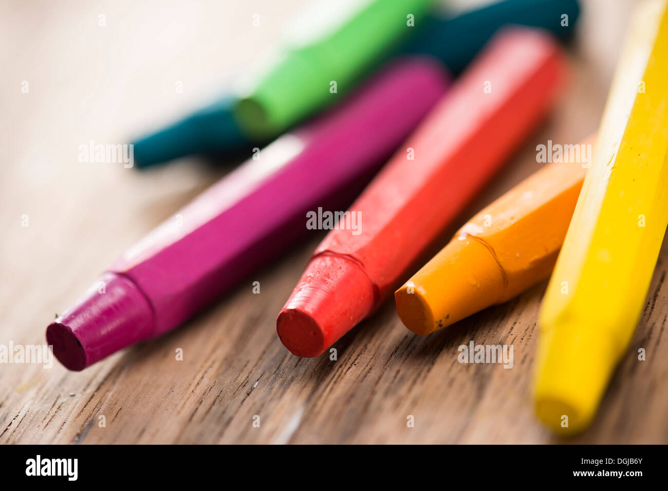 Set of colored crayons hi-res stock photography and images - Alamy