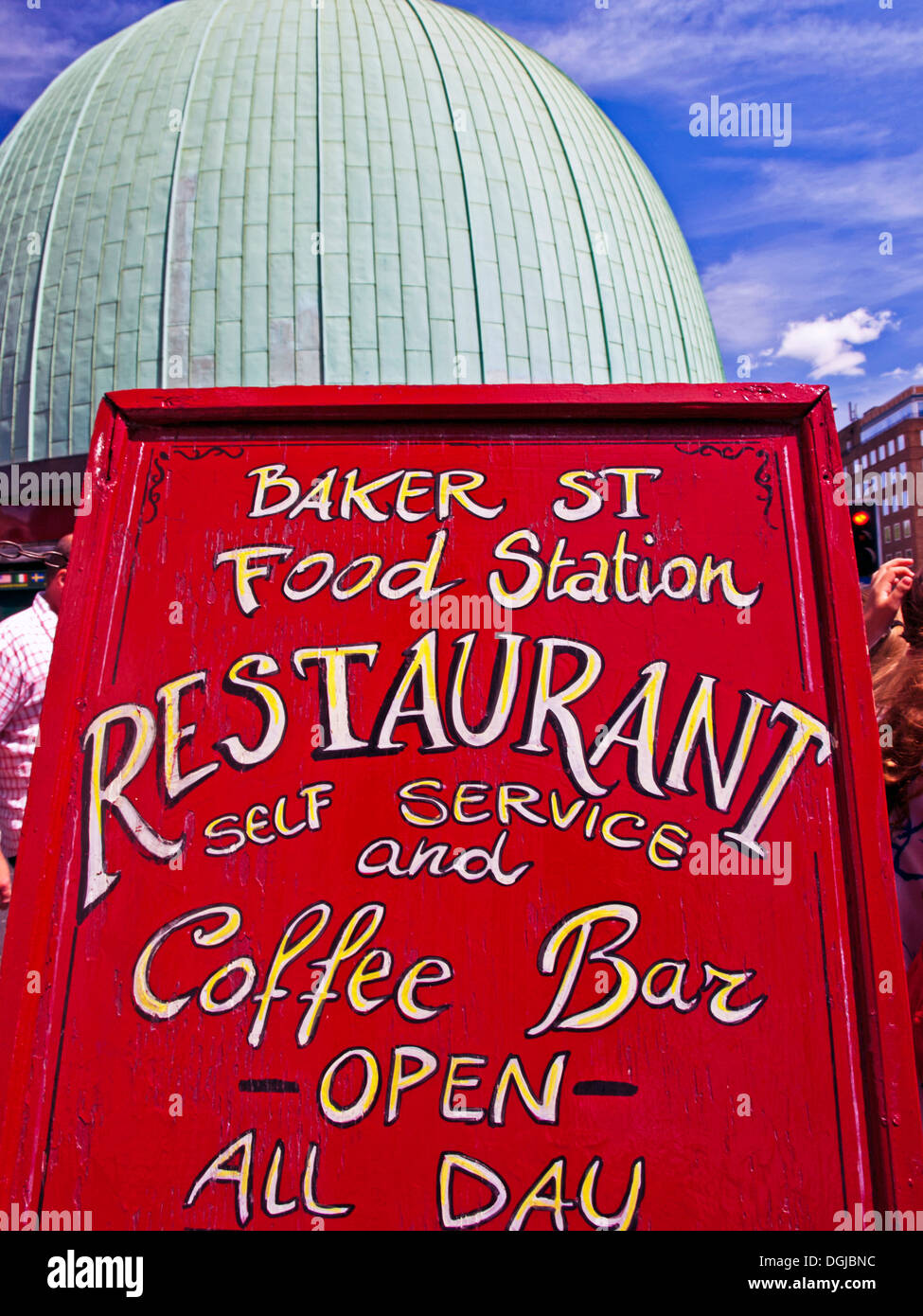 Restaurant sign board hi-res stock photography and images - Alamy