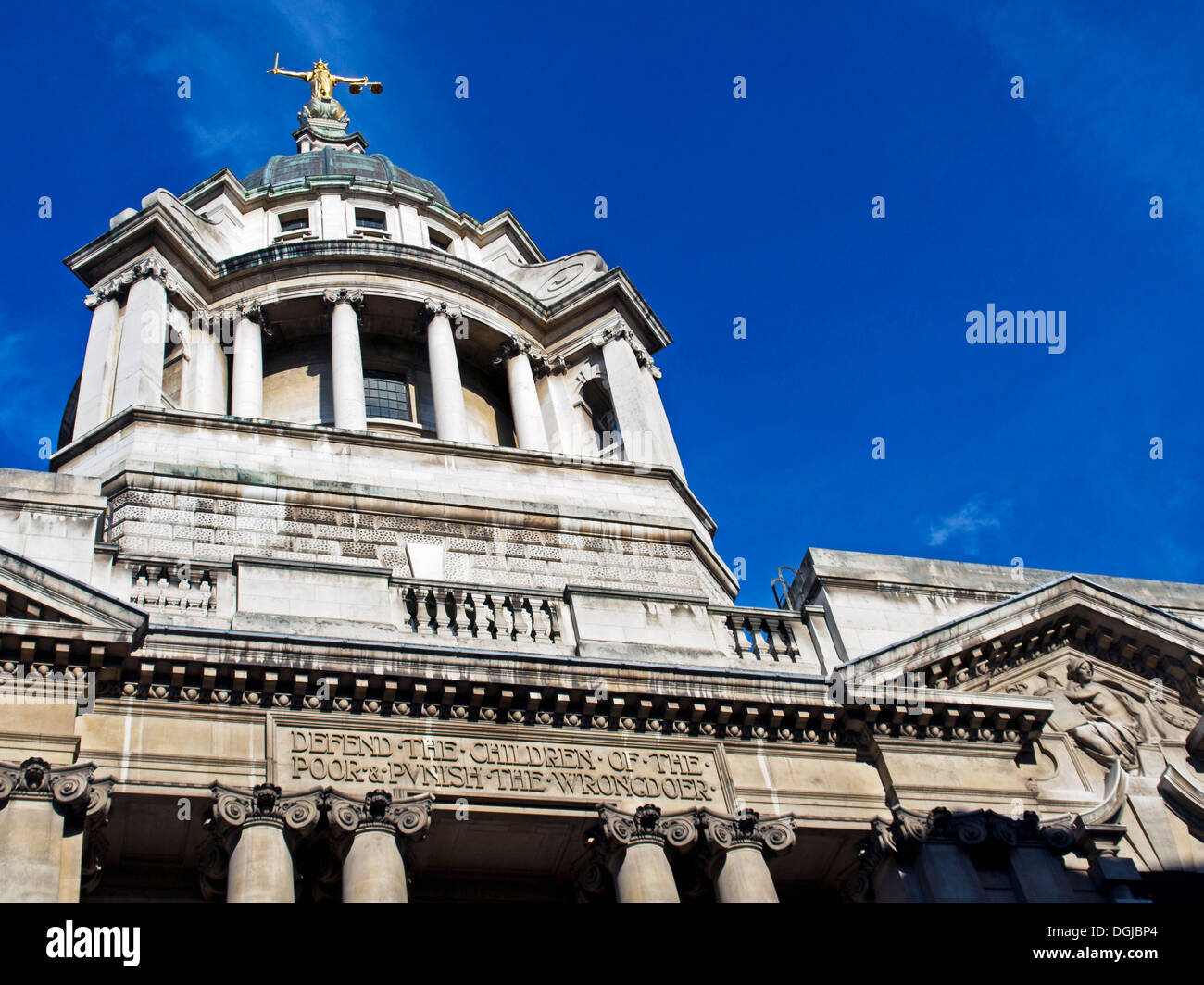 Old bailey courtroom hi-res stock photography and images - Alamy
