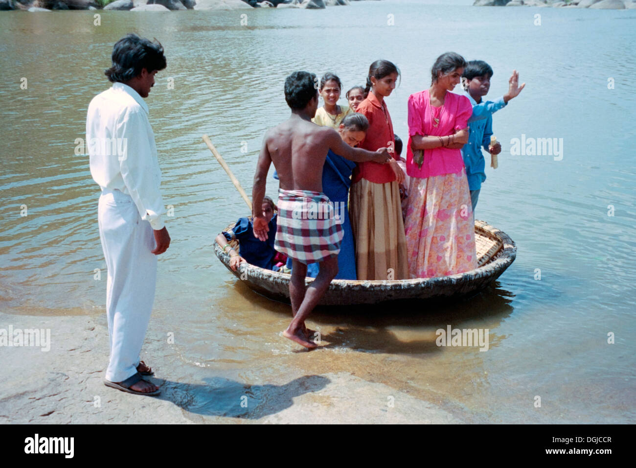 Ferrying people across the water hi-res stock photography and images ...