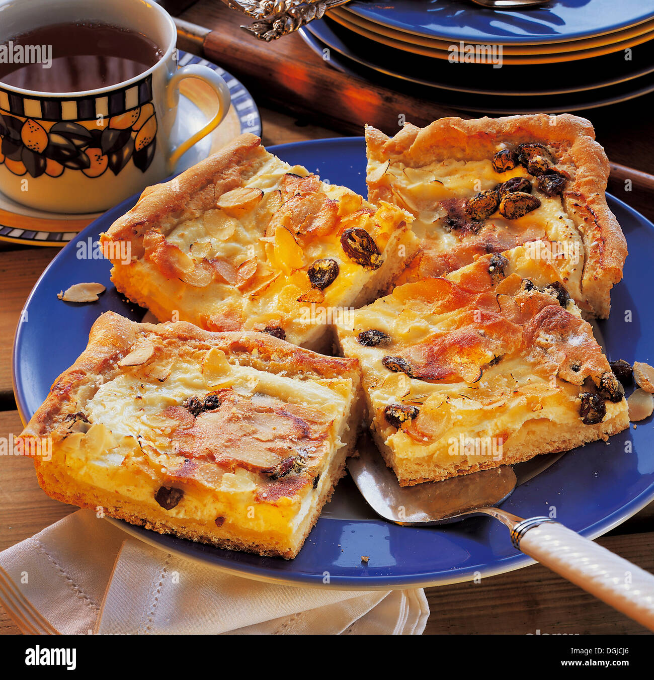 Dresden cake hi-res stock photography and images - Alamy