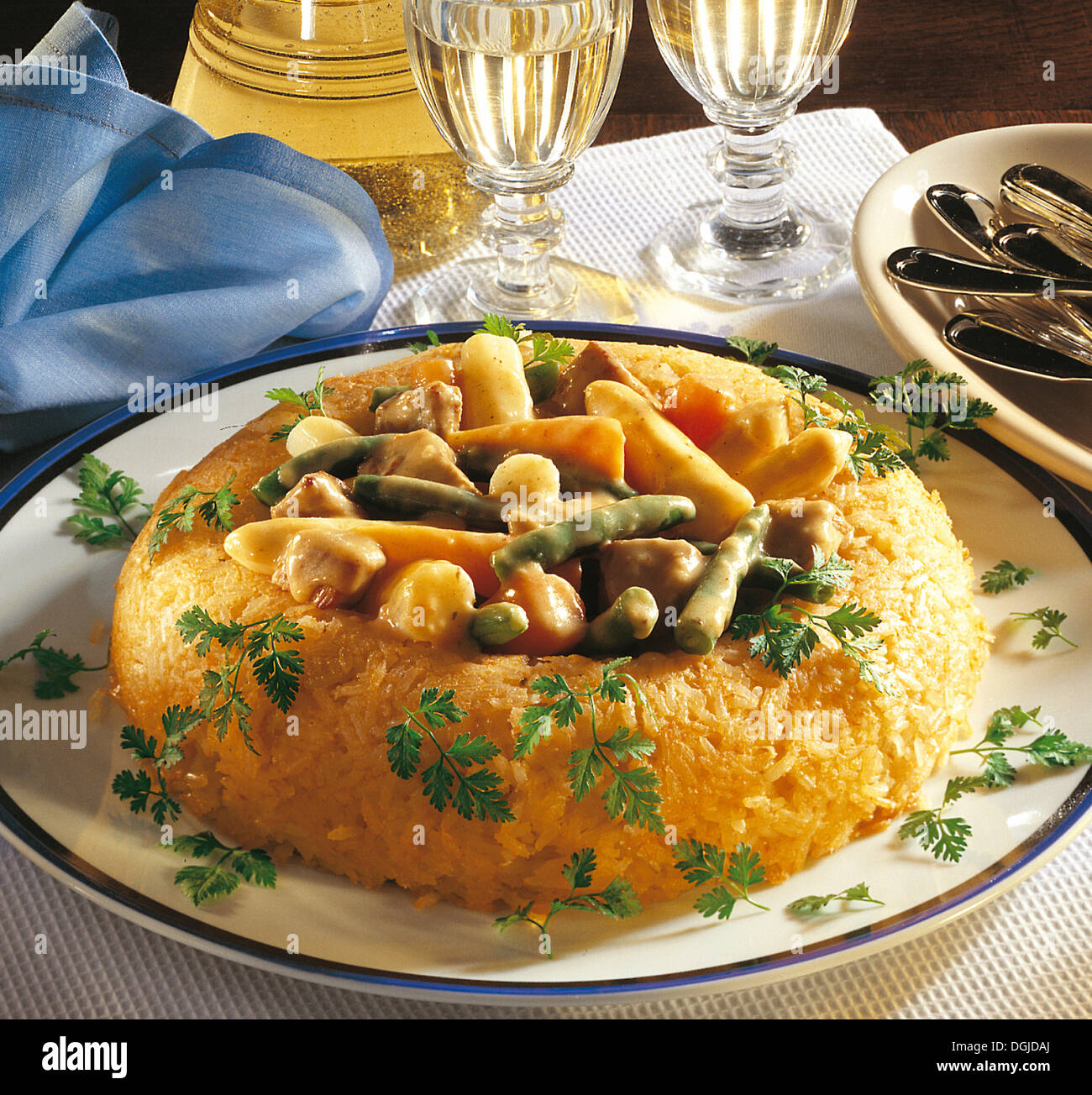 Ring mains hi-res stock photography and images - Alamy