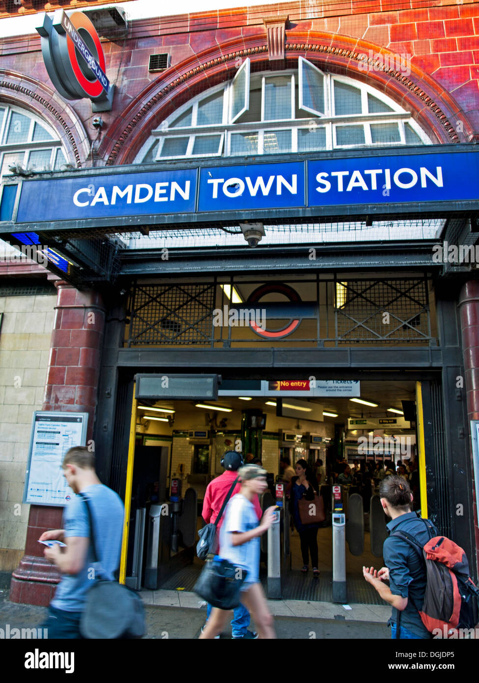 Camden town station hi-res stock photography and images - Alamy