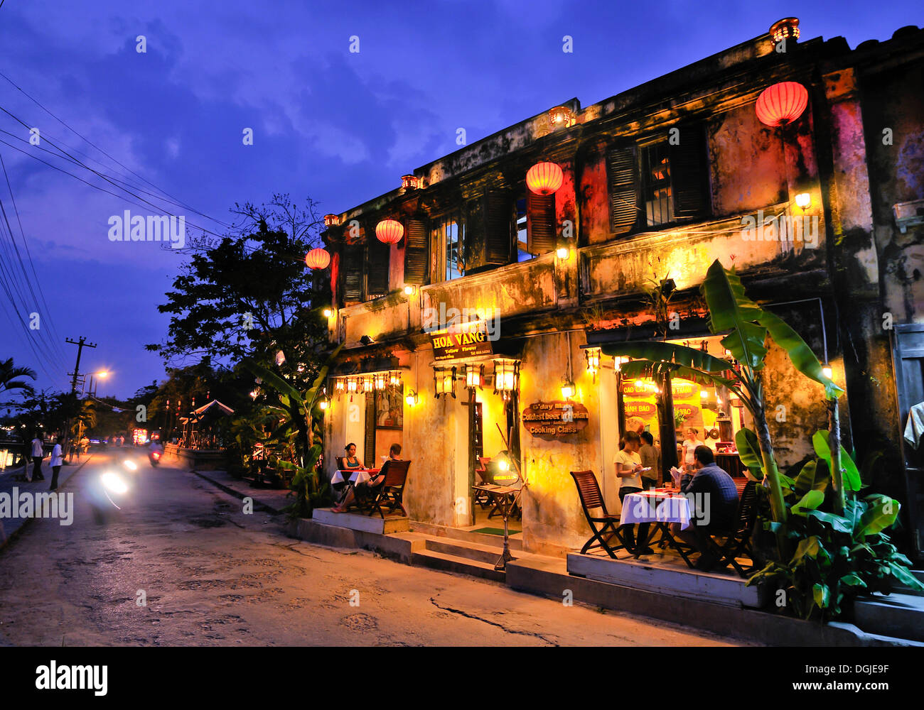 Vietnamese restaurant exterior vietnam hi-res stock photography and ...