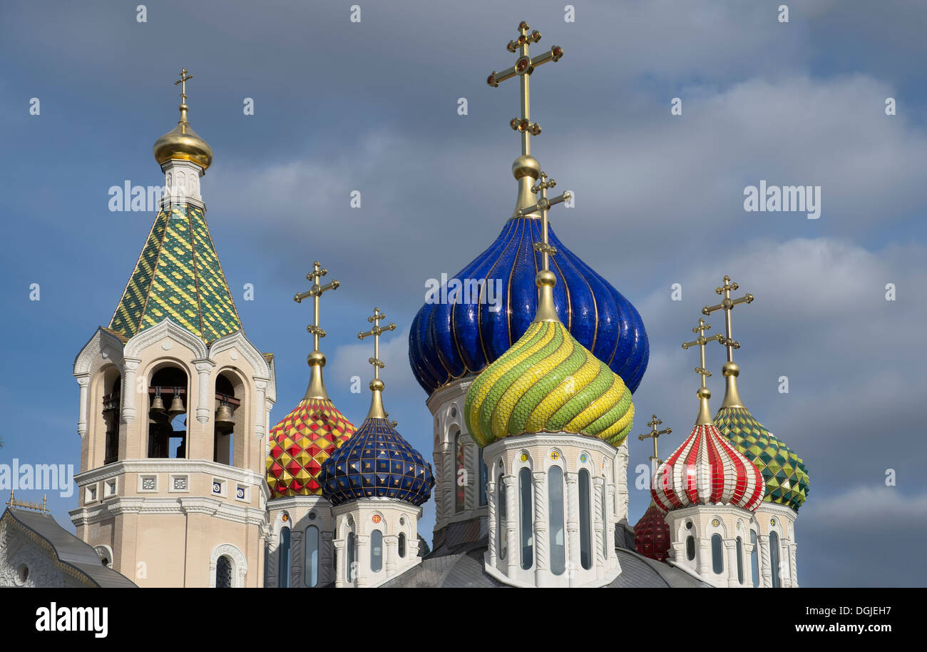 The temple of the Holy Prince Igor Moscow. Russia Stock Photo - Alamy