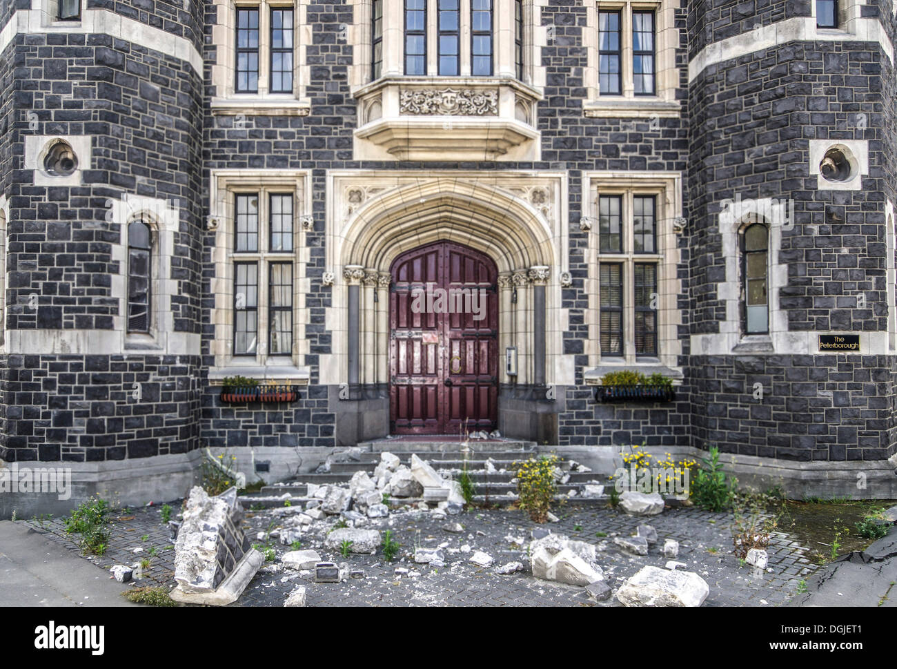Historic building damaged by earthquakes in the evacuated city centre ...