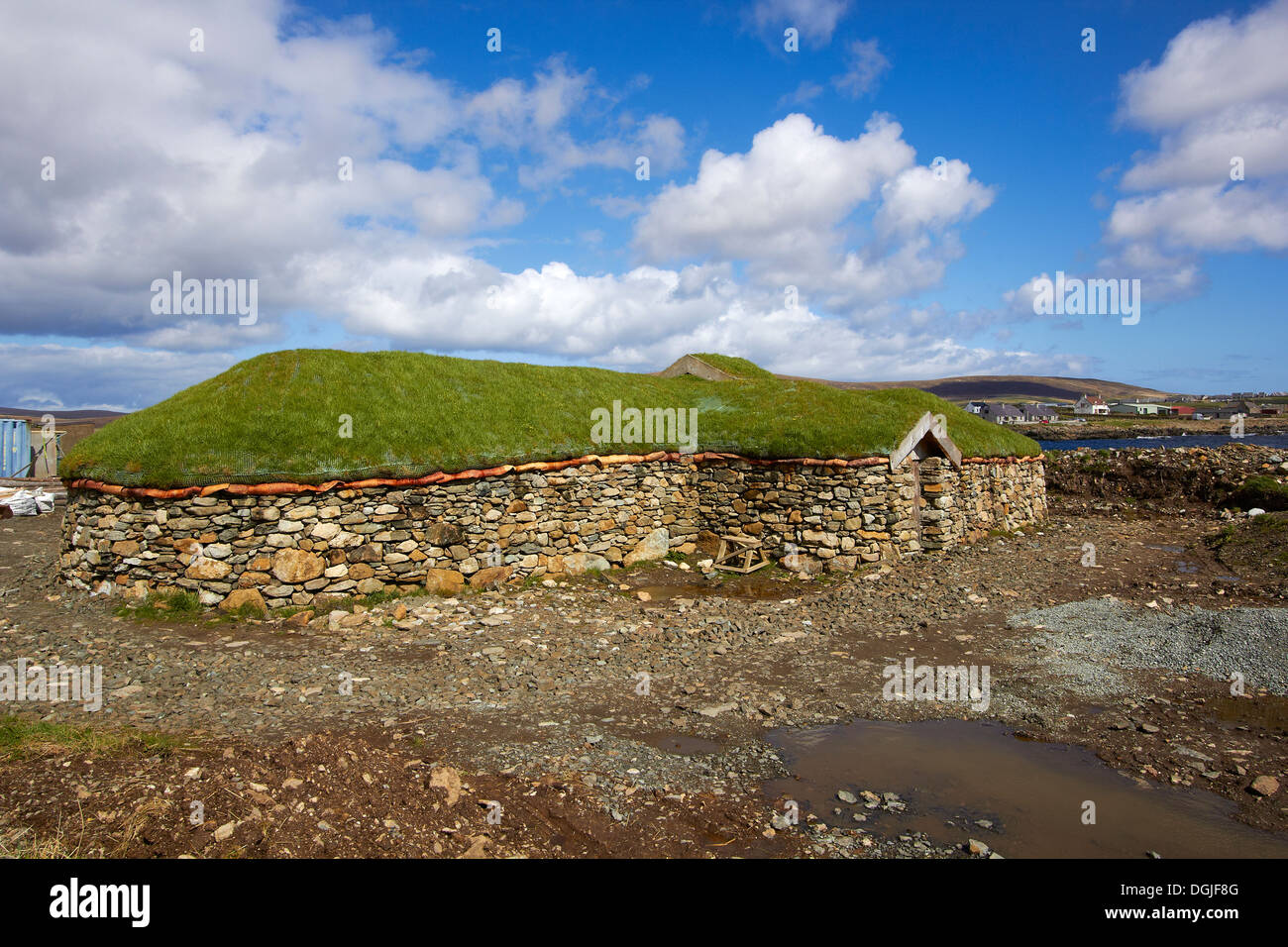 Viking longhouse hi-res stock photography and images - Alamy