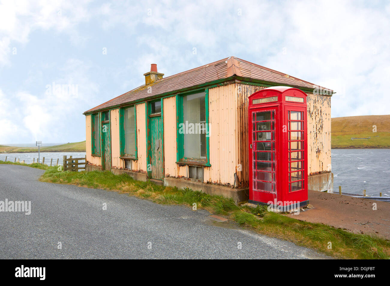 Disused shop hi-res stock photography and images - Alamy