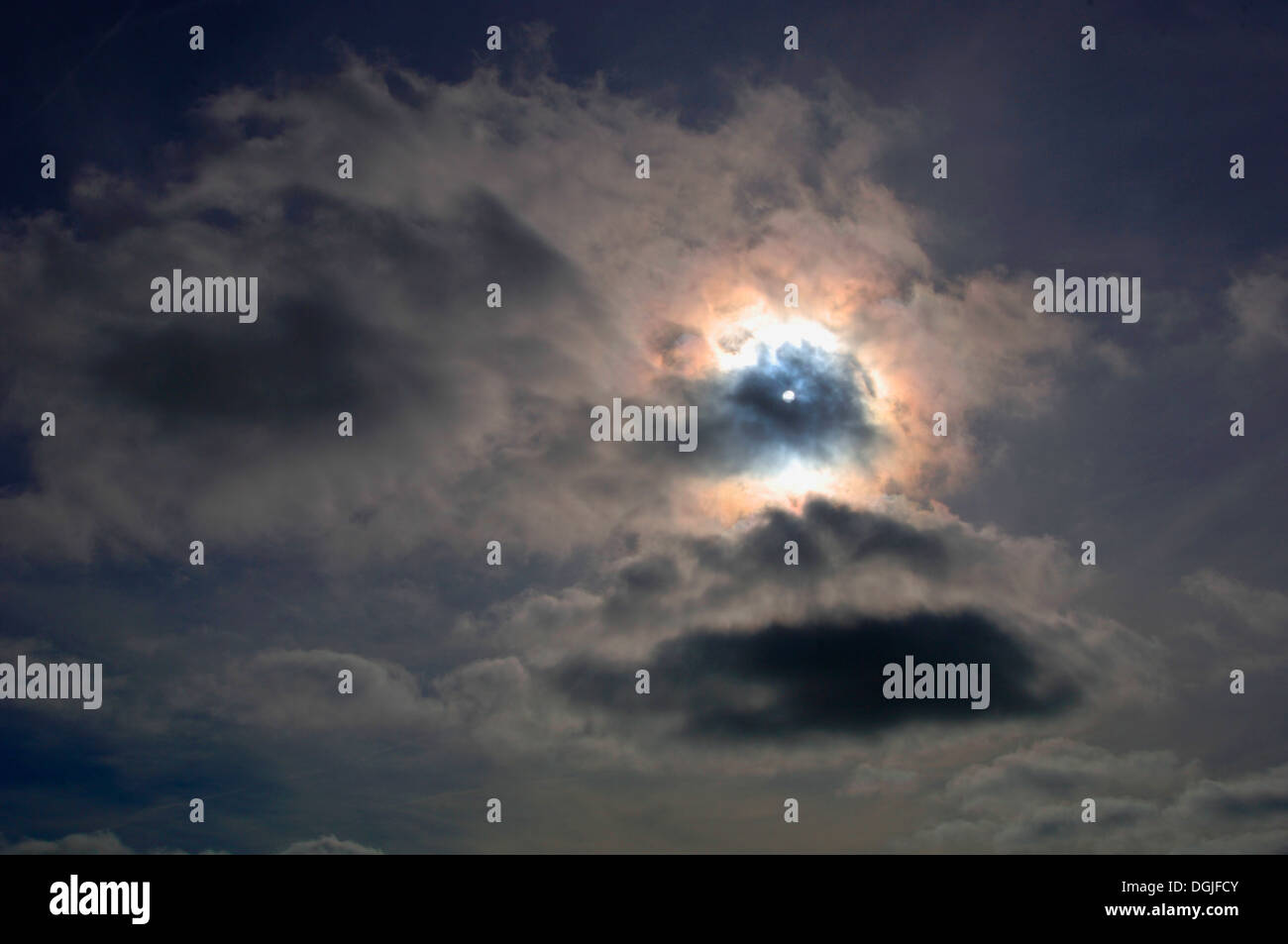 Moody sky with clouds hi-res stock photography and images - Alamy