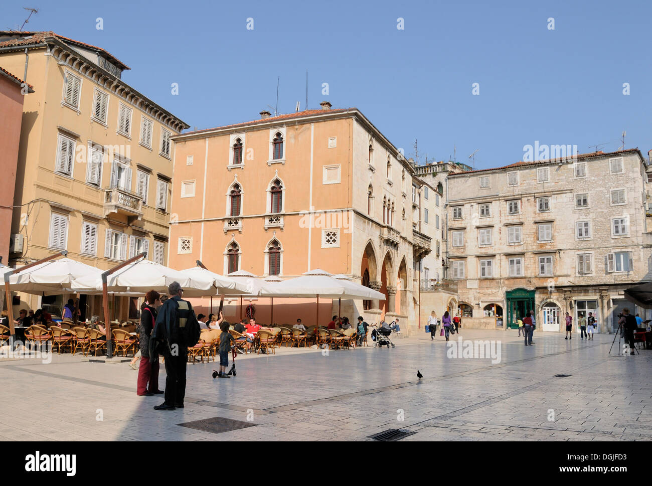 Restaurant Cafe Square Split High Resolution Stock Photography and ...
