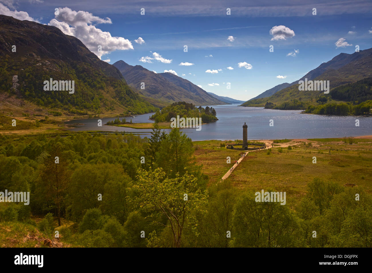 Glenfinnan Monument at the head of Loch Shiel Stock Photo - Alamy