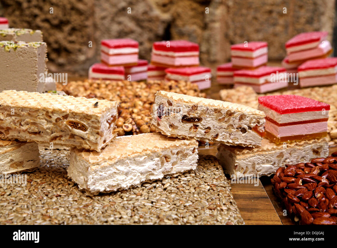 Middle east sweets hi-res stock photography and images - Alamy