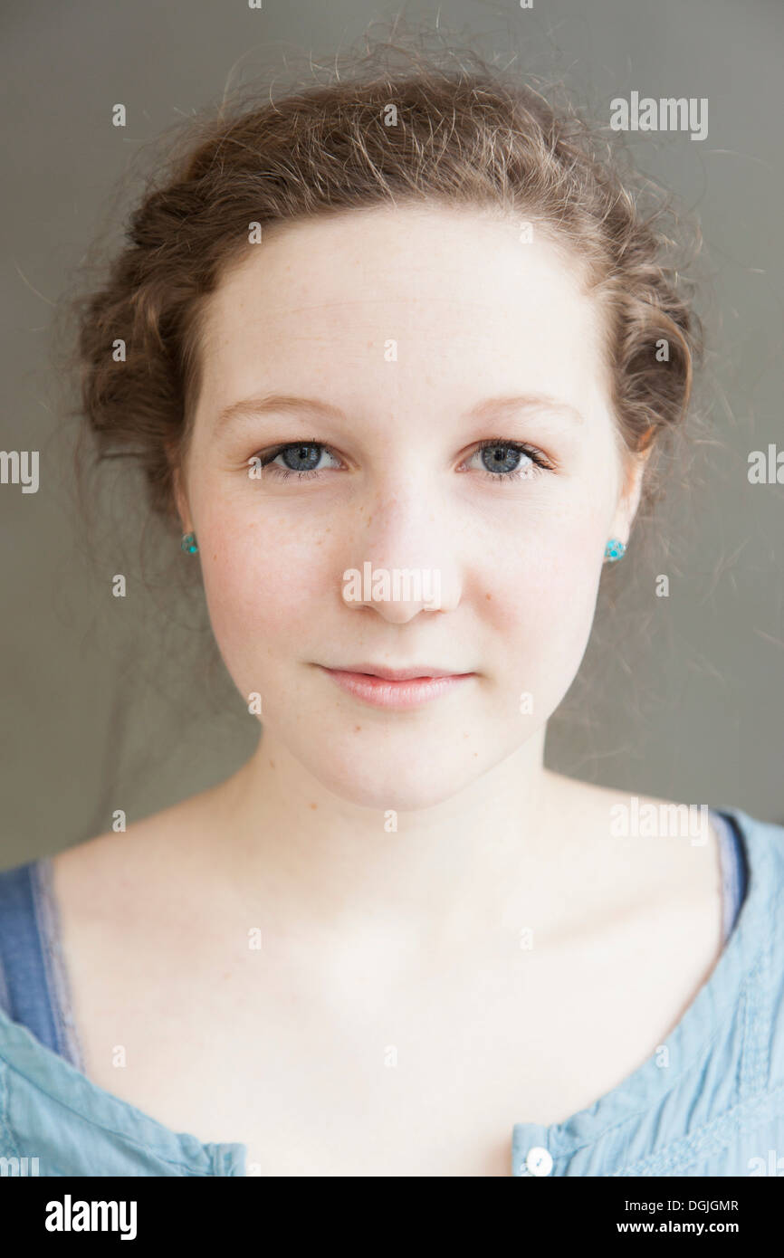Portrait of teenage girl, close up Stock Photo - Alamy
