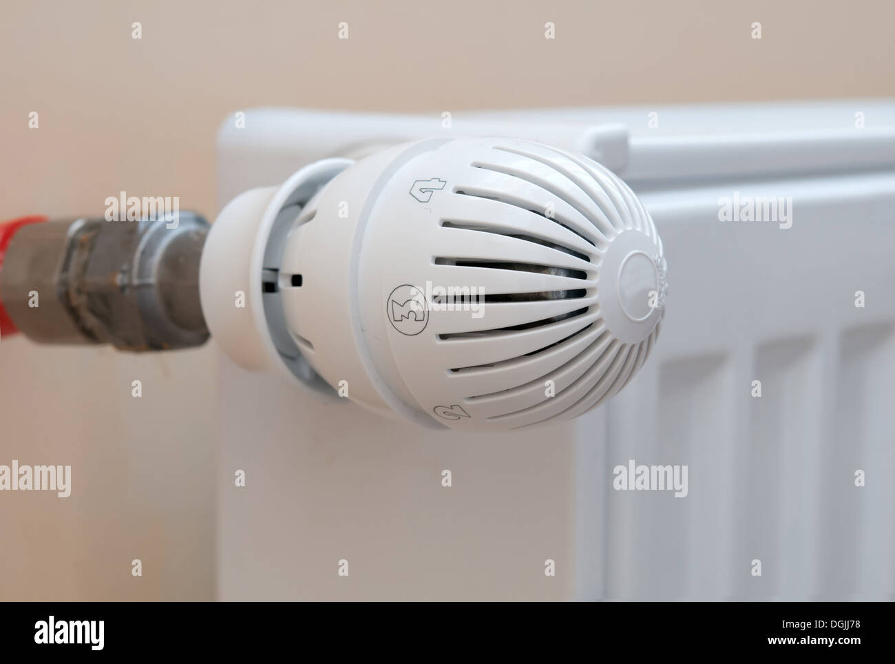 heat regulator of radiator Stock Photo - Alamy