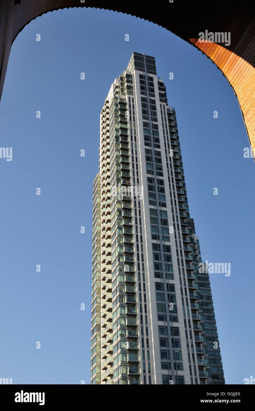 Pan peninsula 1 millharbour hi-res stock photography and images - Alamy