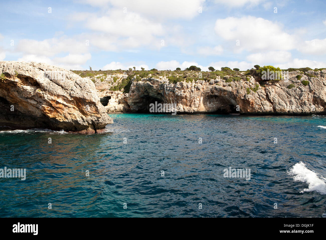 Catamaran glass bottom boat trip hi-res stock photography and images ...