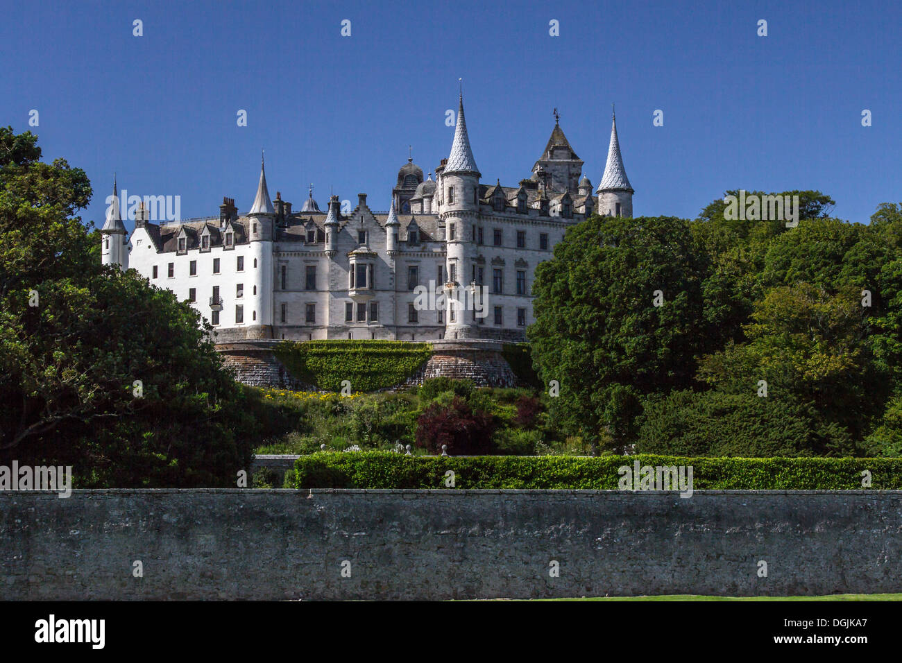 Dunrobin castle in scotland Stock Photo - Alamy