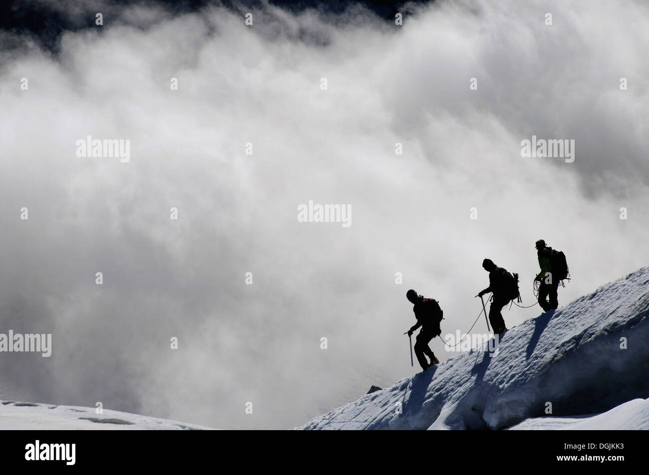 Climbers roped together or cord hi-res stock photography and images - Alamy