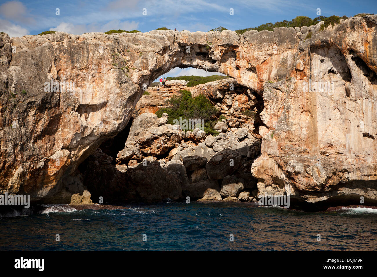 Catamaran glass bottom boat trip hi-res stock photography and images ...